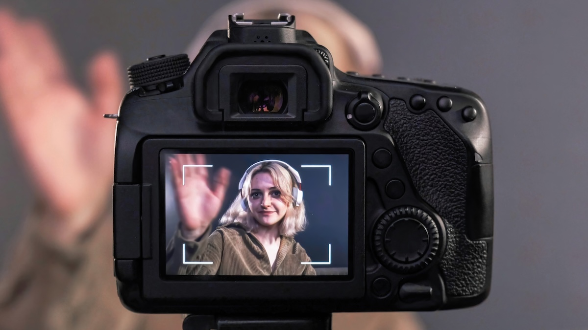 DSLR vs Mirrorless: Which Is Better for You? | Honcho