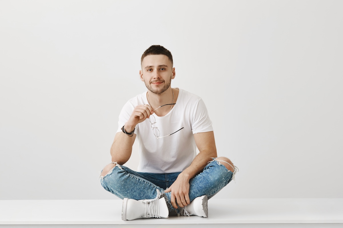 How to Pose Males in Photoshoots: 30+ Best Male Model Poses | Honcho