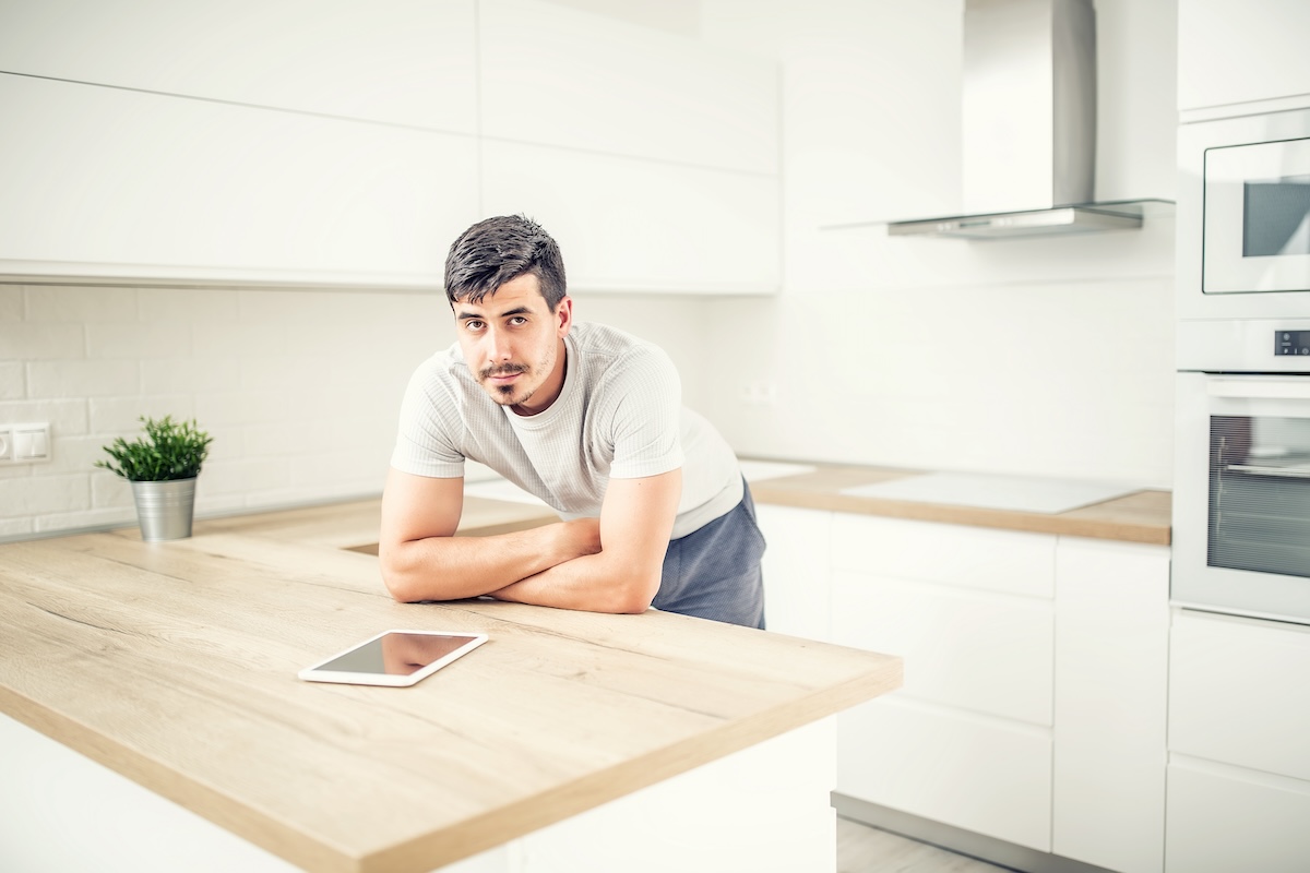 How to Pose Males in Photoshoots: 30+ Best Male Model Poses | Honcho