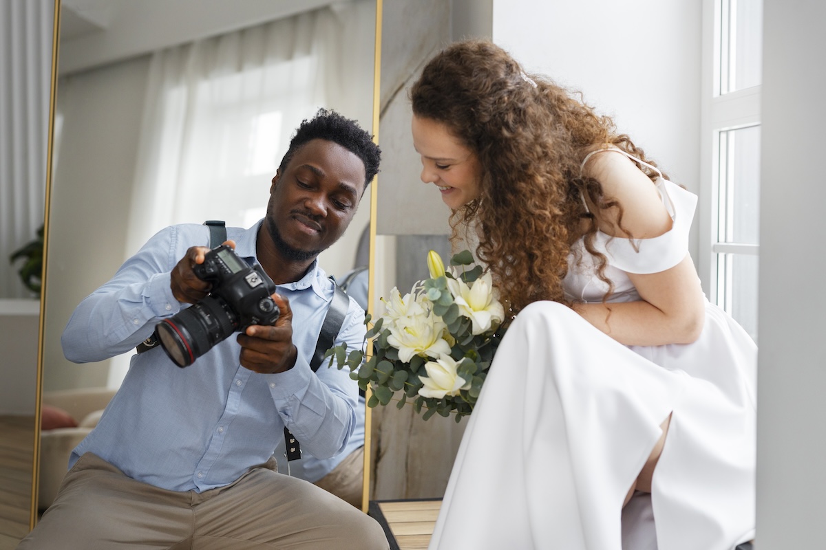 How to Pose Wedding Couples: 30+ Poses to Inspire You | Honcho