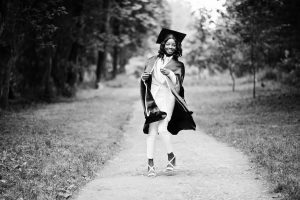 70+ Graduation Photo Ideas, Poses and Tips for Stunning Shots | Honcho