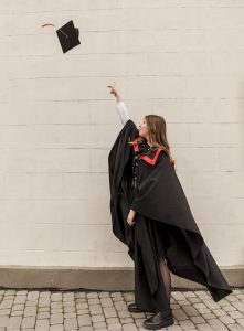 70+ Graduation Photo Ideas, Poses and Tips for Stunning Shots | Honcho