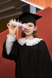 70+ Graduation Photo Ideas, Poses and Tips for Stunning Shots | Honcho