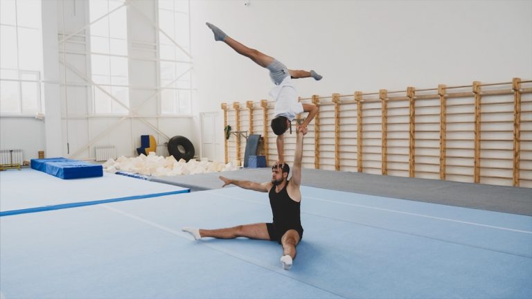 Ultimate Gymnastics Photoshoot Guide: 30+ Tips, Poses and Ideas | Honcho