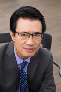 30 Professional Headshot Poses to Showcase Confidence and Personality ...