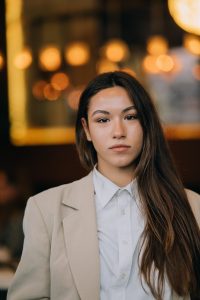 30 Professional Headshot Poses to Showcase Confidence and Personality ...