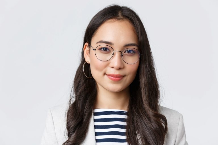30 Professional Headshot Poses to Showcase Confidence and Personality ...